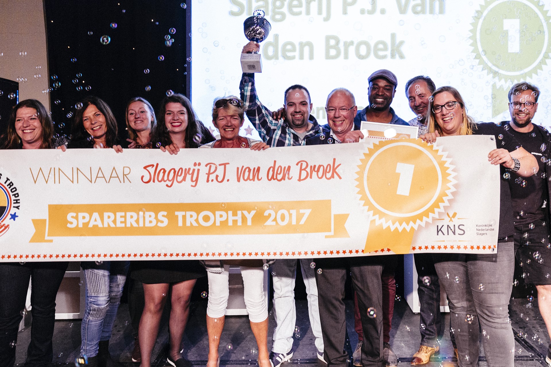 Slager Peter Jan van den Broek wint Spareribs Trophy 2017